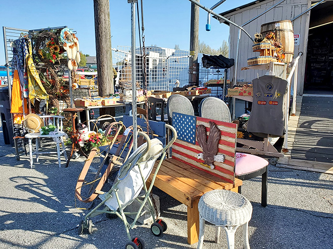The American flag bench beckons patriotic bargain hunters while vintage chairs and collectibles bask in the Pennsylvania sunshine. Treasure hunting at its finest!