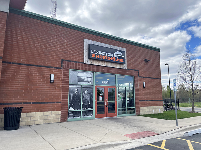 The unassuming brick exterior of Lexington Betty Smokehouse hides culinary treasures within, like a barbecue speakeasy waiting to be discovered.