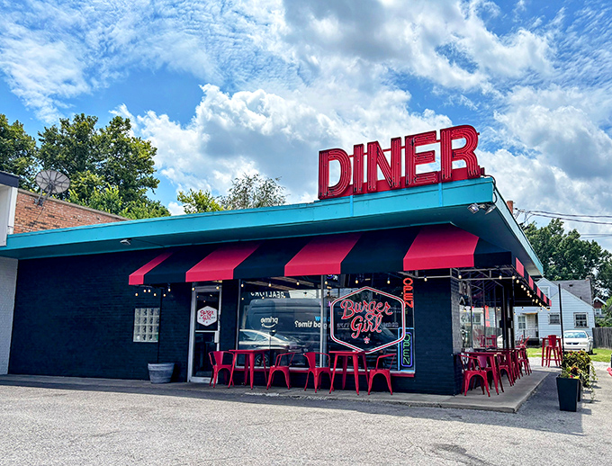 The classic diner silhouette against a Kentucky blue sky promises comfort food nirvana that would make Edward Hopper reach for his paintbrush and his appetite.