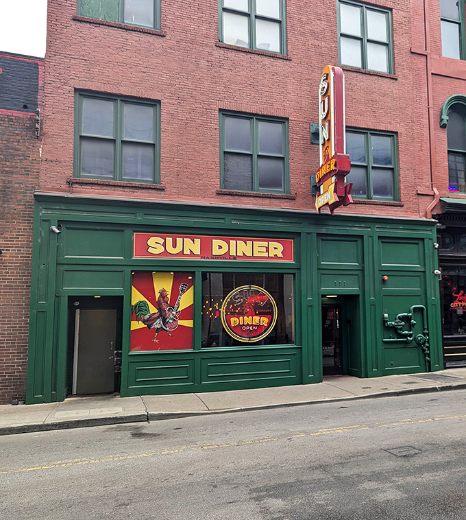 The vibrant green storefront of Sun Diner stands out like a rockabilly rebel on Nashville's historic 3rd Avenue, beckoning hungry music lovers inside.