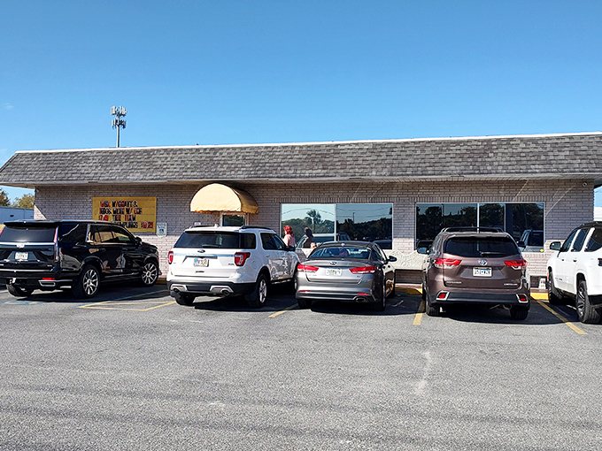 A full parking lot is the universal sign of good food. At Grannie's in Crystal River, locals know to arrive early or be prepared to wait.