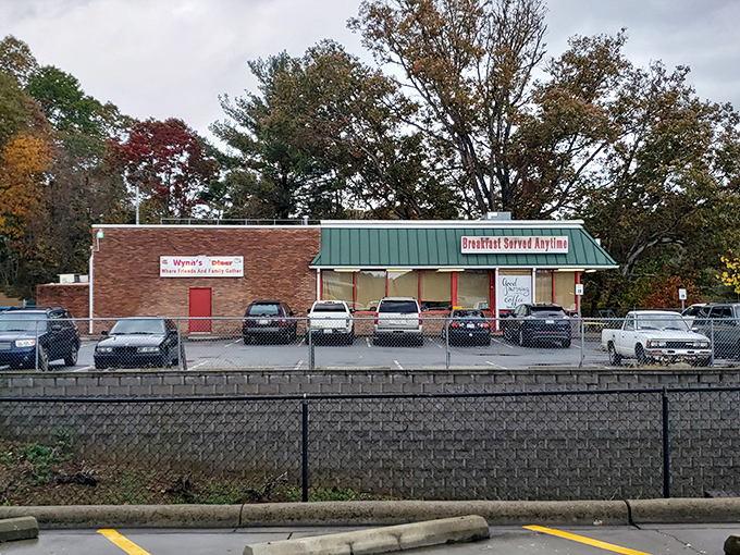 The unassuming brick exterior of Wynn's Diner proves once again that culinary treasures often hide in plain sight. Like finding a Rolex at a yard sale.