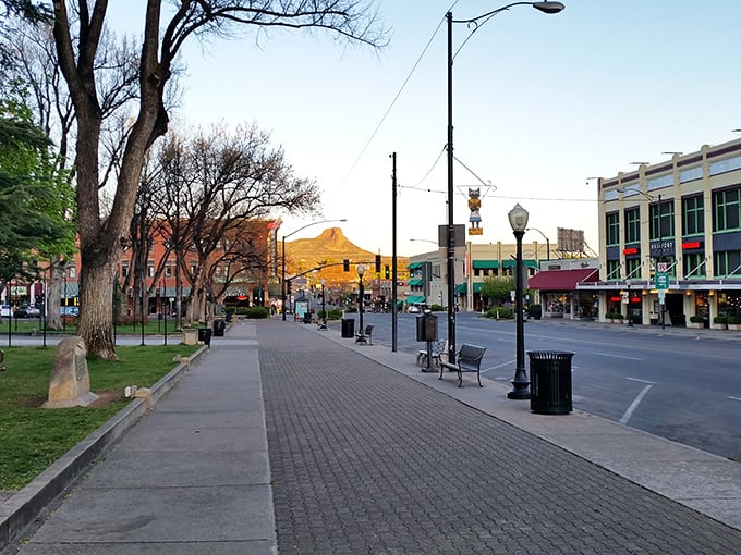 Prescott's downtown walkways invite you to slow down and breathe. The perfect antidote to big-city hustle where even the trees seem more relaxed.
