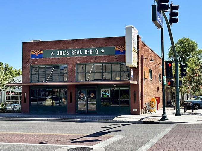 The brick facade of Joe's Real BBQ stands proudly on Gilbert Road, a beacon of smoke-scented promise that's been drawing hungry pilgrims for miles around.