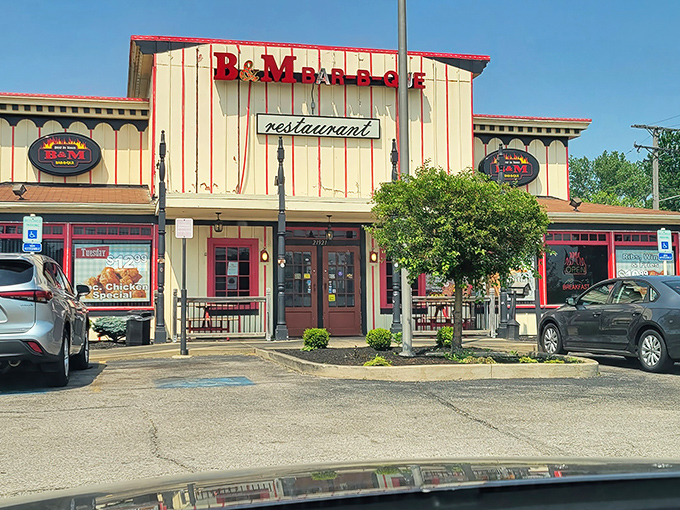 A closer view reveals the welcoming entrance, where that first whiff of hickory smoke hits you like a delicious preview of coming attractions.