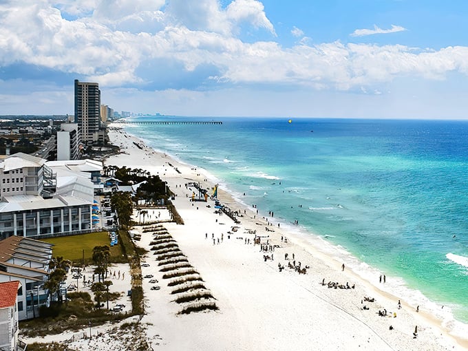 Turquoise waters and sugar-white sand stretch for miles along Florida&rsquo;s coast, the perfect backdrop for a carefree weekend escape.