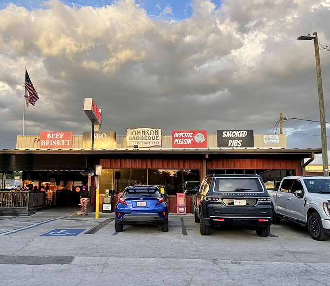 The unassuming exterior of Johnson Barbeque stands like a smoke-scented beacon in Plant City, promising delicious treasures for those wise enough to stop.
