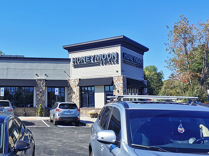 The Honeymoon Grille's stone-accented exterior promises no frills, just fantastic food&mdash;like finding a diamond ring in a cereal box.