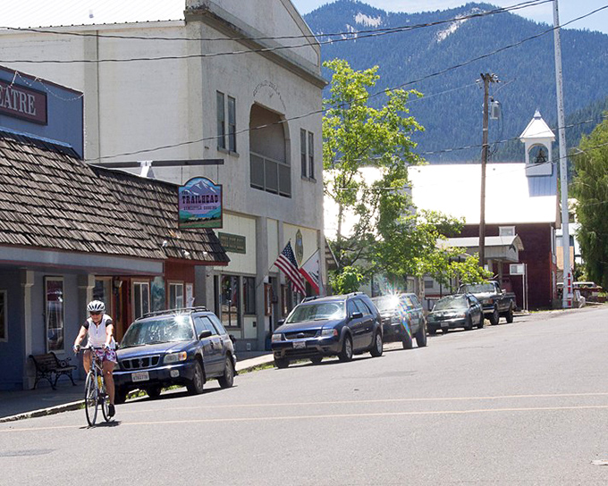 Main Street simplicity that speaks volumes &ndash; where parking is plentiful and the pace is refreshingly human. Norman Rockwell would approve.