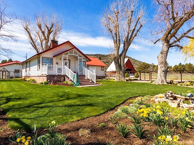 Quintessential California countryside living without the coastal markup. This charming home with manicured lawn represents Johnstonville's affordable retirement dream.