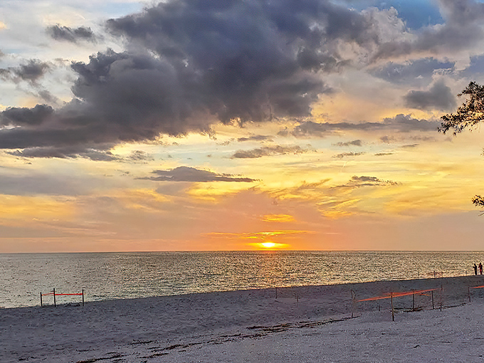 Another sunset, another reminder that Mother Nature never phones it in on this coast.