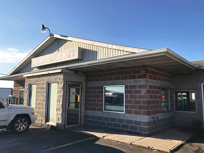 Like finding a $20 bill in last year's winter coat, Mary's modest facade conceals the comfort food jackpot waiting inside.