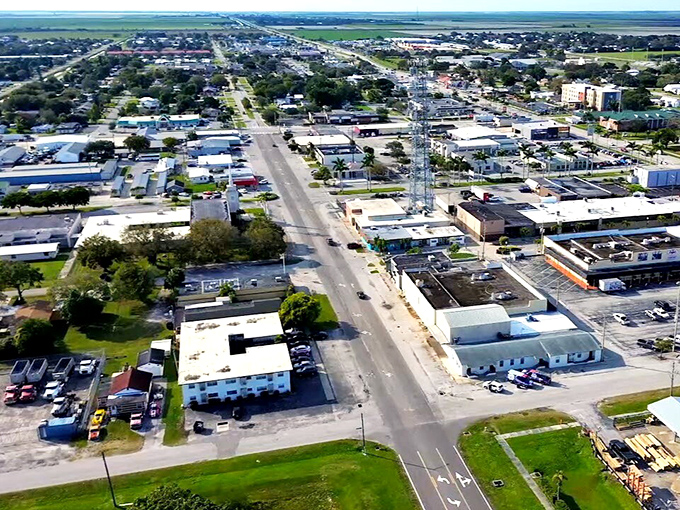 Sugarland Highway stretches before you like a welcome mat to small-town Florida, where palm trees stand guard and traffic jams are just rumors from the coast. 