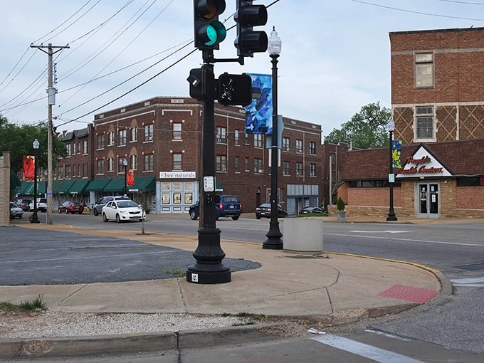 Manchester Road stretches before you like a promise &ndash; Maplewood's main artery offers small-town charm with big-city convenience just minutes from St. Louis.