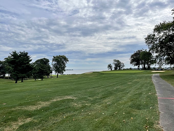 Where green meets blue in perfect harmony. Rocky Point's sprawling lawns roll gently toward the Chesapeake, nature's version of a welcome mat.