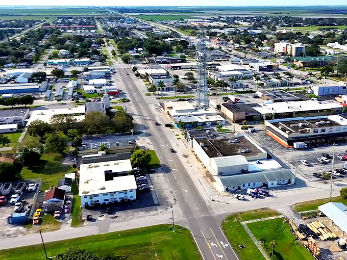 Sugarland Highway stretches before you like a welcome mat to small-town Florida, where palm trees stand guard and traffic jams are just rumors from the coast. 