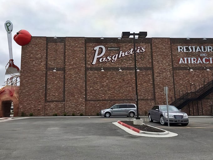 The architectural equivalent of "go big or go home"—Pasghetti's exterior features what might be the Midwest's most ambitious meatball and fork sculpture. Italian grandmothers everywhere are nodding in approval.