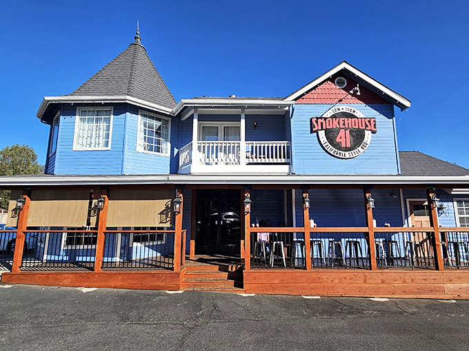 Smokehouse 41's distinctive turret and wraparound deck create an unexpected but charming setting for serious barbecue business.