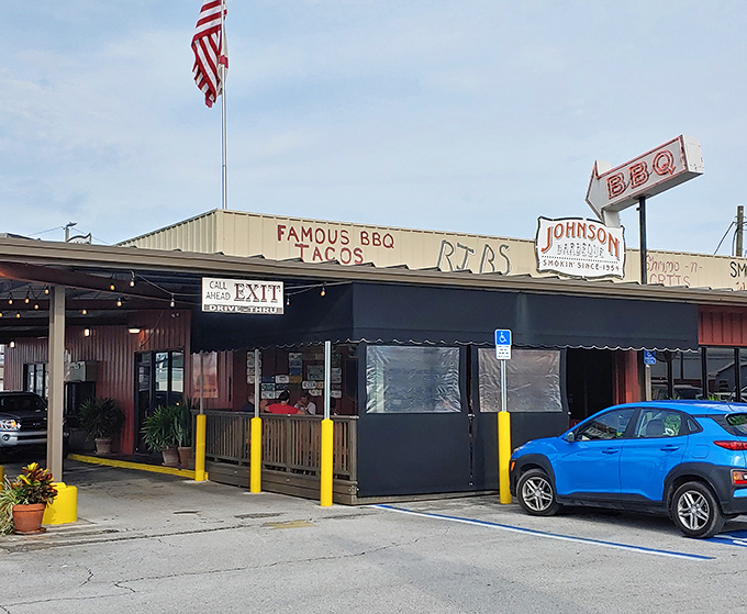 The unassuming exterior of Johnson Barbeque stands like a smoke-scented beacon in Plant City, promising delicious treasures for those wise enough to stop.