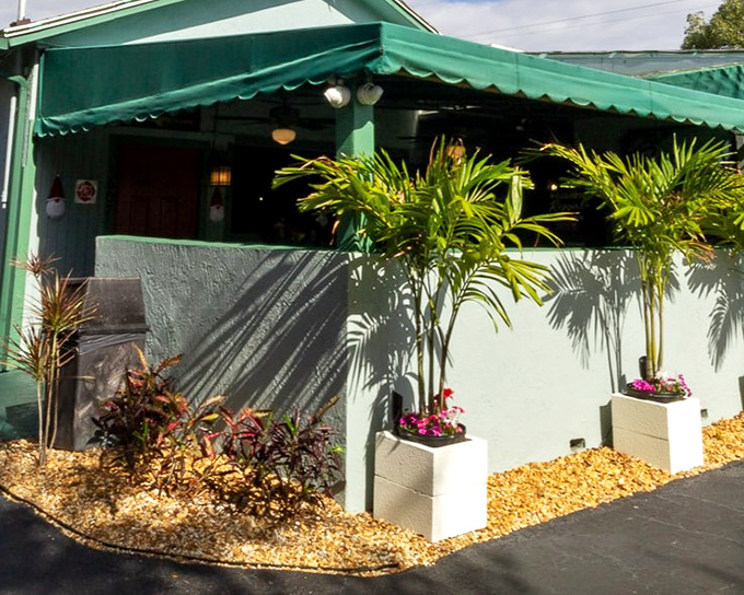 That green awning isn't just shade&mdash;it's a beacon calling seafood lovers to their happy place.