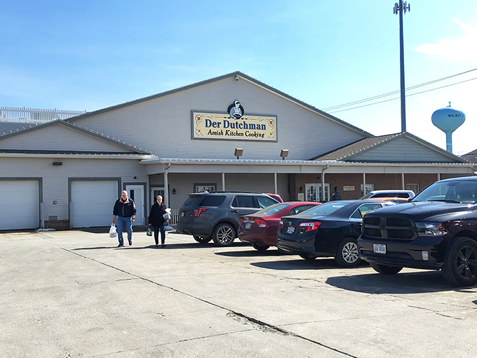The welcoming facade of Der Dutchman stands like a beacon of comfort food promise in Walnut Creek, where Amish tradition meets hungry travelers.