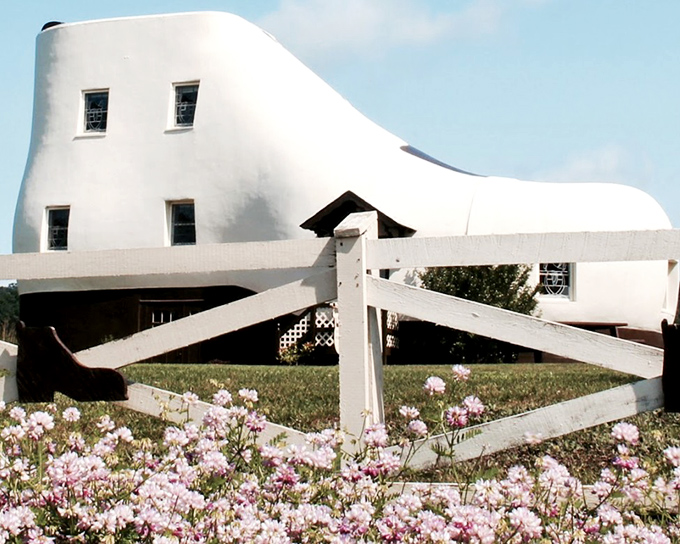 The magnificent boot rises from Pennsylvania soil like a monument to both ambition and delightful absurdity.