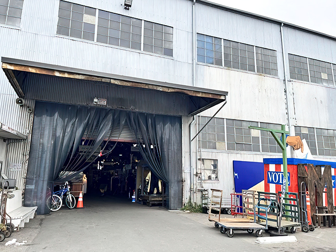 The unassuming exterior of Urban Ore beckons with the promise of treasures within, like a warehouse-sized time capsule waiting to be opened. 