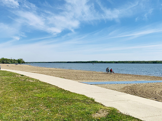 Paradise doesn't require a passport&mdash;just sunscreen and a cooler full of optimism at Alum Creek's sandy shores.
