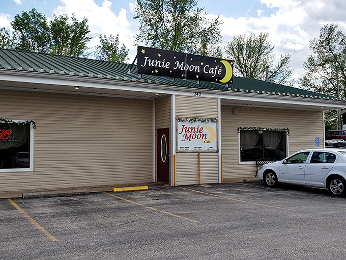 Look for the celestial sign guiding hungry travelers to this roadside oasis of home cooking in Union, Missouri.