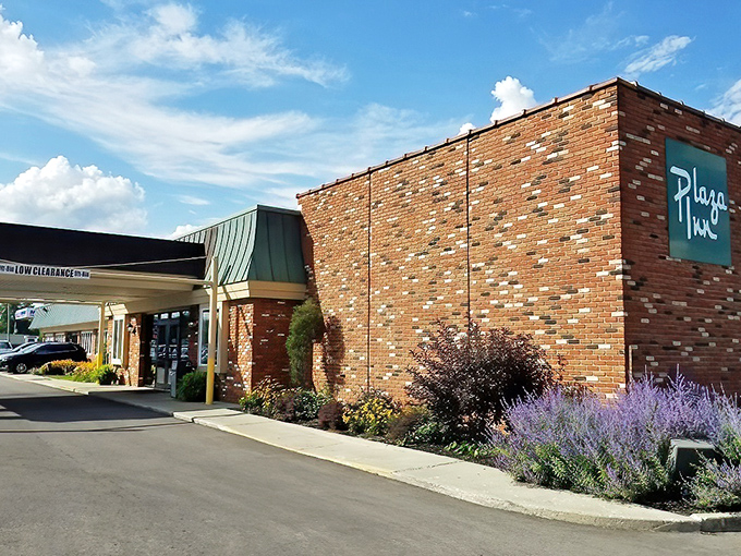 Don&rsquo;t let the humble brick exterior fool you&mdash;inside awaits breakfast comfort so good it could make a morning person out of anyone.