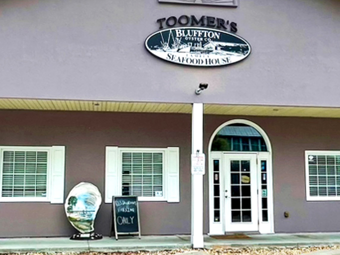 The unassuming exterior of Toomer's belies the seafood treasures within. Like finding a pearl in an oyster, this Bluffton gem rewards those who venture inside.