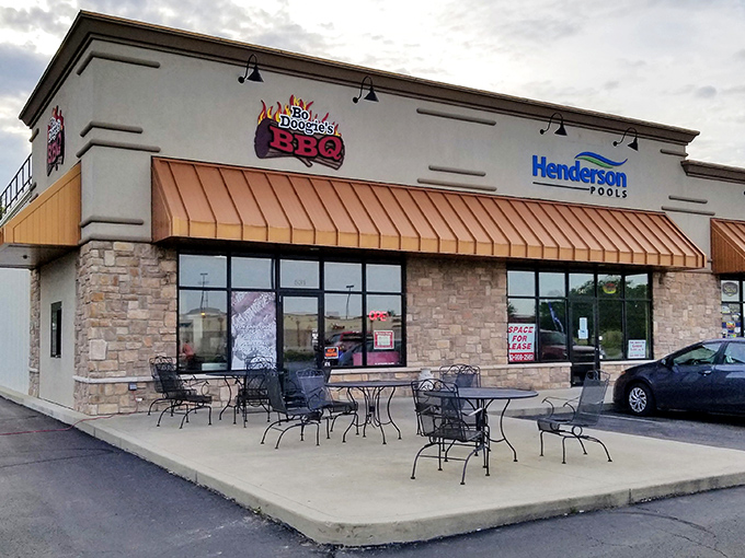 The corner location makes this BBQ beacon impossible to miss, especially when hunger strikes in Auburn.