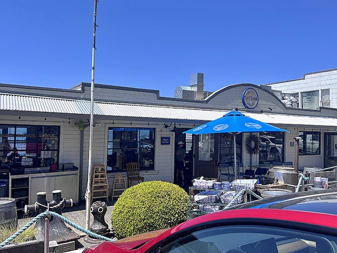 The unassuming exterior of Tony's Seafood belies the culinary treasures within&mdash;like finding a pearl inside an everyday oyster. 