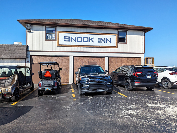 That unassuming exterior hides culinary treasures that would make even the pickiest food critic weep with joy.