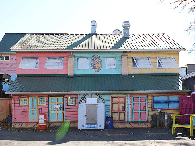 The Caribbean called and wants its building back! Papa Boo's multi-colored exterior promises a tropical escape in the heart of Ohio.