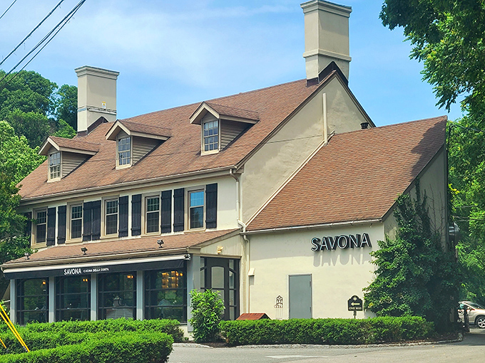 Savona's colonial charm welcomes you like an old friend who happens to have impeccable taste and a killer wine cellar.