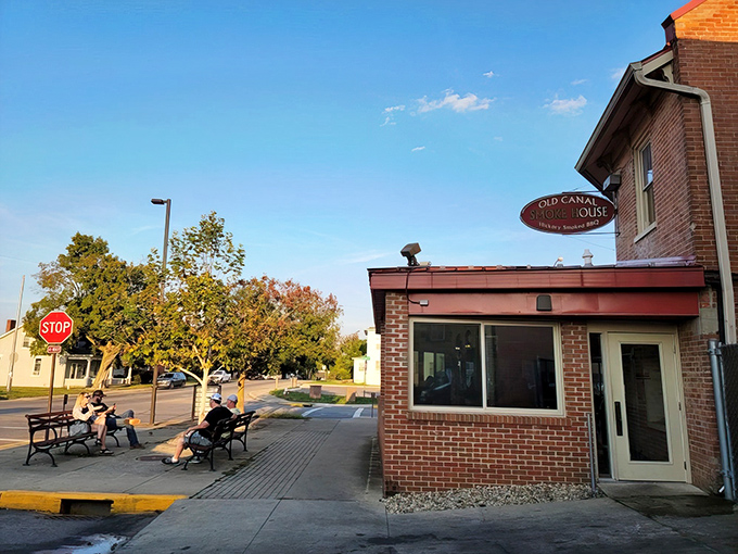 The unassuming brick exterior of Old Canal Smoke House might fool you, but that heavenly smoke aroma wafting through downtown Chillicothe tells the real story. 