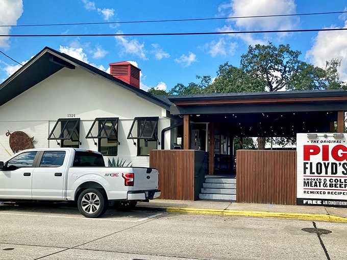 The unassuming exterior of Pig Floyd's hides a flavor powerhouse within. Like finding a Michelin star restaurant in a strip mall, this place delivers big on modest promises.