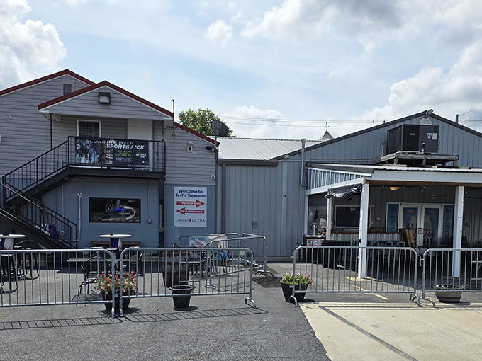 A humble exterior that doesn't need to shout about what's inside. Like all great local joints, Jeff's lets its reputation do the talking.