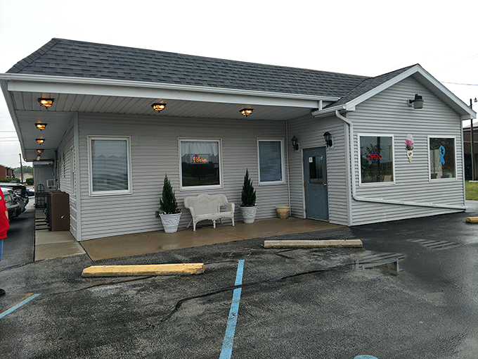 The unassuming exterior of Granny's Kitchen proves once again that culinary treasures often hide in plain sight, waiting for hungry travelers to discover.