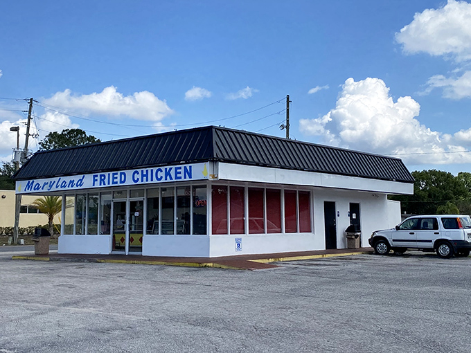 Third time's the charm! Another angle of this humble chicken haven where Orlando locals have been getting their wing fix for decades. Some treasures hide in plain sight.