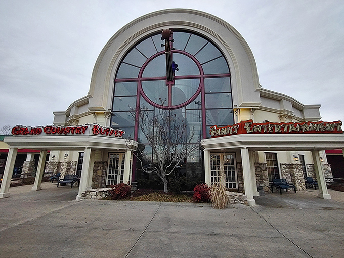 The grand arched entrance beckons hungry travelers like a cathedral of comfort food. Branson's architectural answer to "What if buffets had curb appeal?"