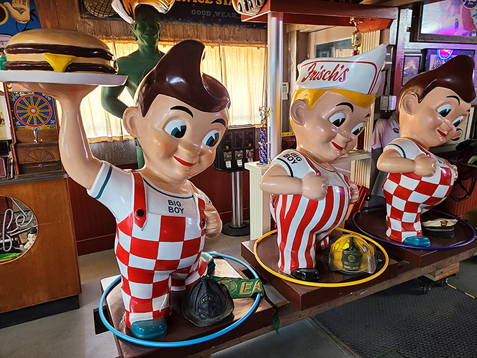 The Roadside America Museum greets you with a lineup of Big Boy icons frozen in mid-stride. This Hillsboro gem turns vintage mascots into nostalgic treasures.