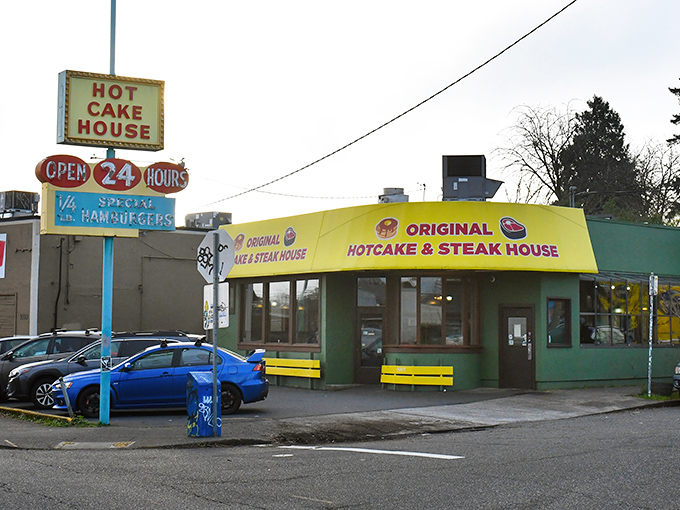 That vintage sign promises two things Portland holds sacred: 24-hour service and quarter-pound hamburgers. Priorities, people!