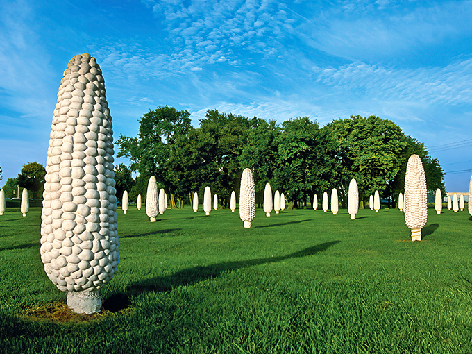 Standing tall against the blue Ohio sky, these concrete corn sentinels create a surreal agricultural dreamscape that's both bizarre and beautiful.