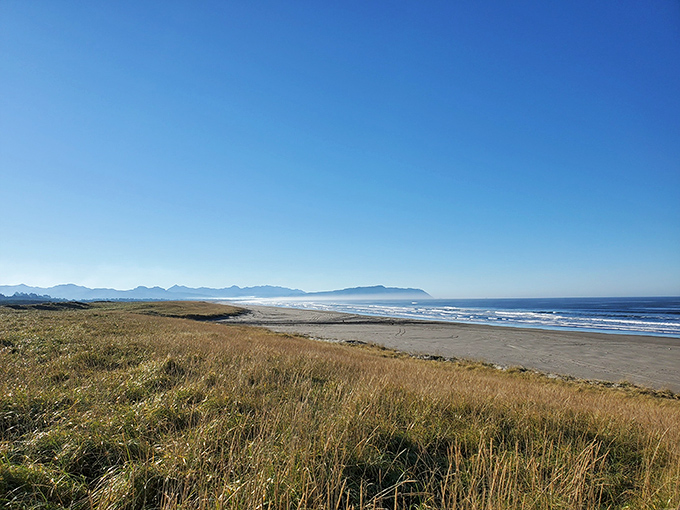 Where land meets sea in perfect harmony &ndash; Sunset Beach offers miles of pristine shoreline where the Columbia River embraces the Pacific Ocean.