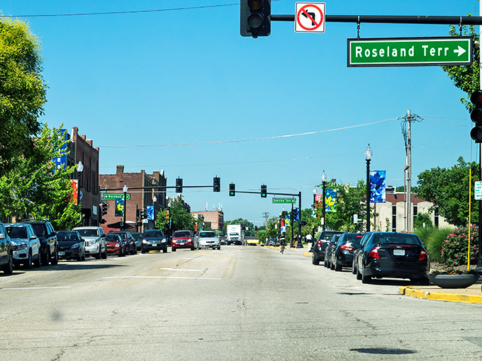 Manchester Road stretches before you like a promise &ndash; Maplewood's main artery offers small-town charm with big-city convenience just minutes from St. Louis.