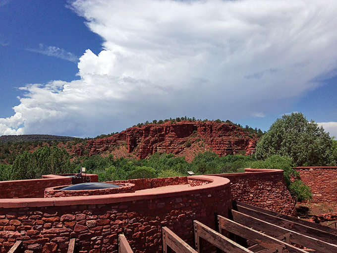 Mother Nature's architectural firm really outdid themselves here, creating red rock masterpieces that shame any city skyline.
