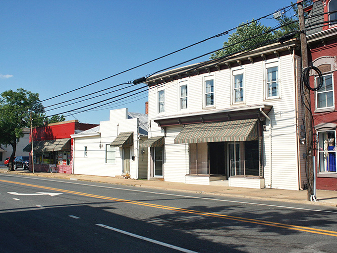 Main Street charm without the big-city hassle. Middletown's historic storefronts offer a glimpse into small-town Delaware living that feels refreshingly authentic.