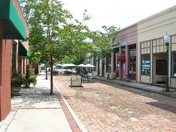 Brick-paved streets and charming storefronts &ndash; downtown Summerville feels like Main Street USA got a Southern makeover and an extra helping of charm. 